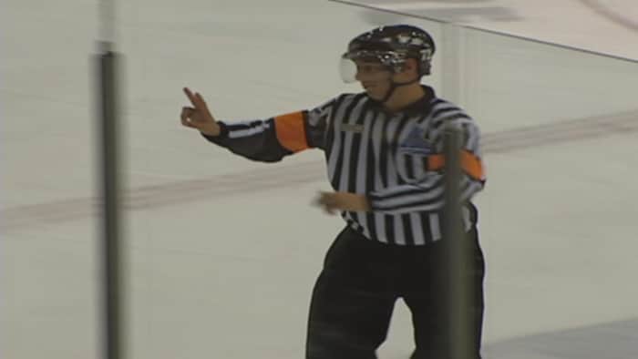 L’arbitre acadien Ghislain Hébert entre dans le club des 1000 matchs ...