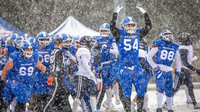 Gagner un Bol d’Or pour Théo et les Griffons | Radio-Canada