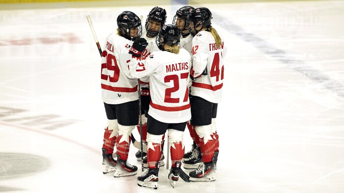 Les Canadiennes aux commandes de la Série de la rivalité | Radio-Canada
