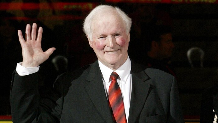 L’ancien joueur et entraîneur de la LNH Al MacNeil est décédé | Radio ...