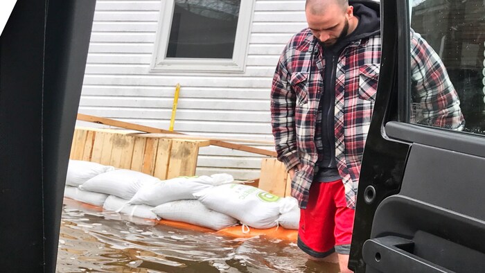 Les inondations, coriaces adversaires de Jason Lauzon-Séguin | Radio-Canada