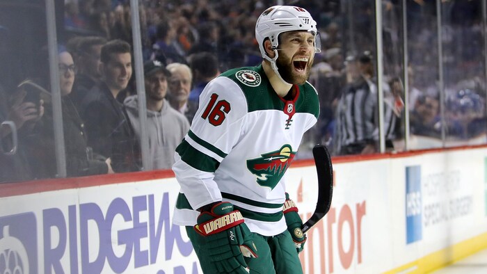 Jason Zucker et le Wild s'entendent pour cinq ans et 27,5 millions ...