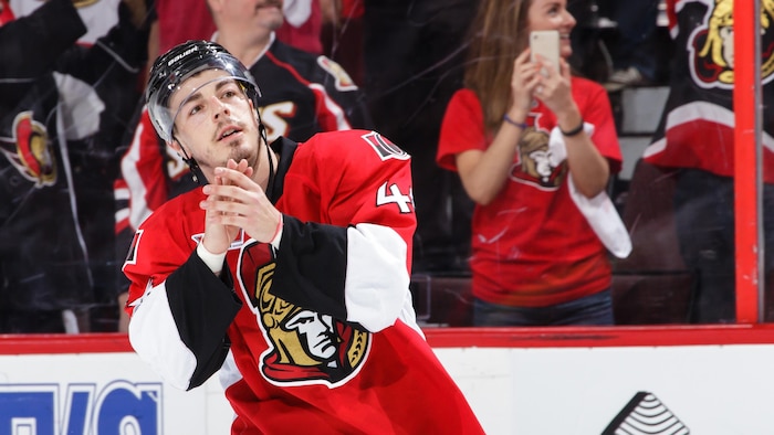 Pageau s’amuse avec Patrick Roy et Matthew Schaefer | Radio-Canada