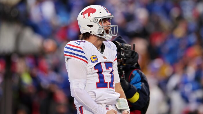 Josh Allen se lève face aux Buccaneers | Radio-Canada