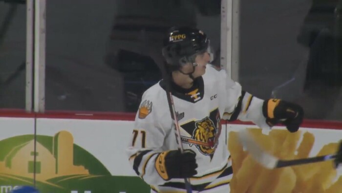 LHJMQ : Un retour réussi pour Justin Gendron | Radio-Canada