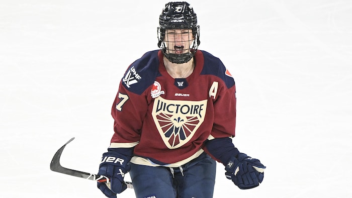 Marie-Philip Poulin et Laura Stacey, complices dans la vie et sur la ...