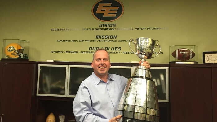 14 mois après les Eskimos, Len Rhodes n’a aucun regret | Radio-Canada