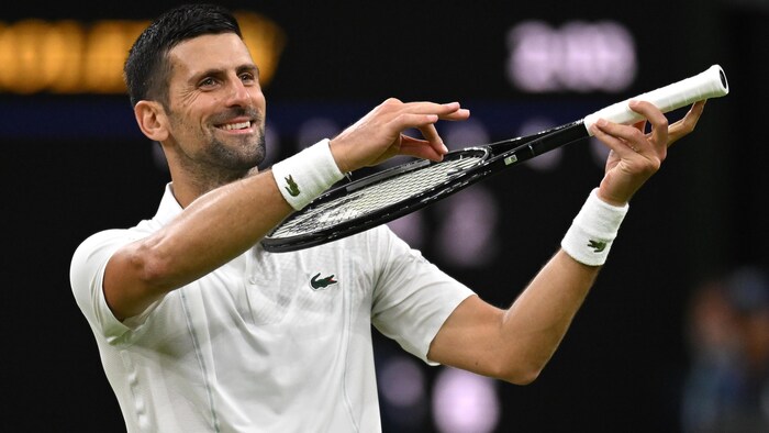 Novak Djokovic expéditif contre Holger Rune à Wimbledon | Radio-Canada