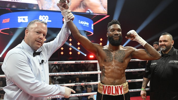 Kim Clavel renoue avec la victoire en dominant la Mexicaine Naomi Reyes ...