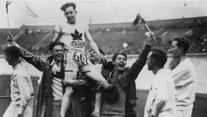 Les médailles d’or olympiques de Percy Williams remplacées 43 ans après ...