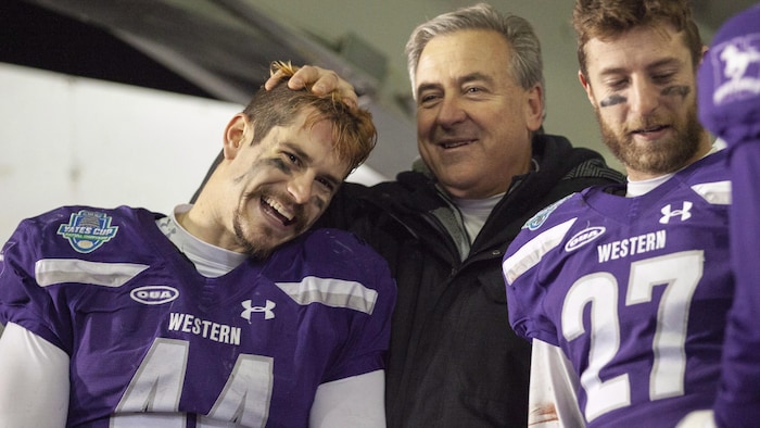 Les Québécois des Mustangs face à l’équipe de leur enfance | Radio-Canada