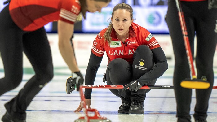 Rachel Homan confirme sa 1re place au tour préliminaire des mondiaux ...