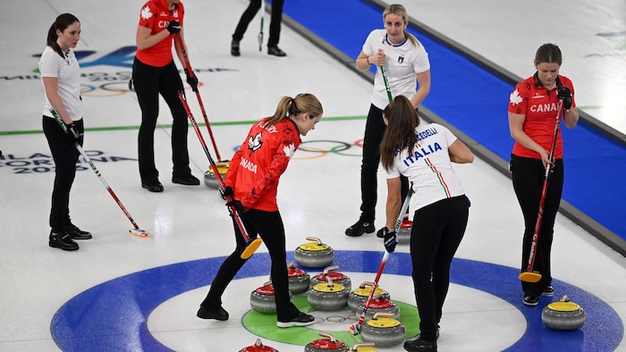 Les curleuses canadiennes se rapprochent des éliminatoires - Jeux ...