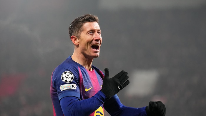 Robert Lewandowski s’engage avec le Fire de Chicago en MLS | Radio-Canada