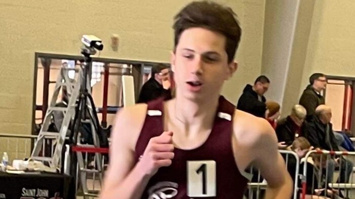 Quatre médailles aux championnat intérieurs canadiens pour un jeune ...