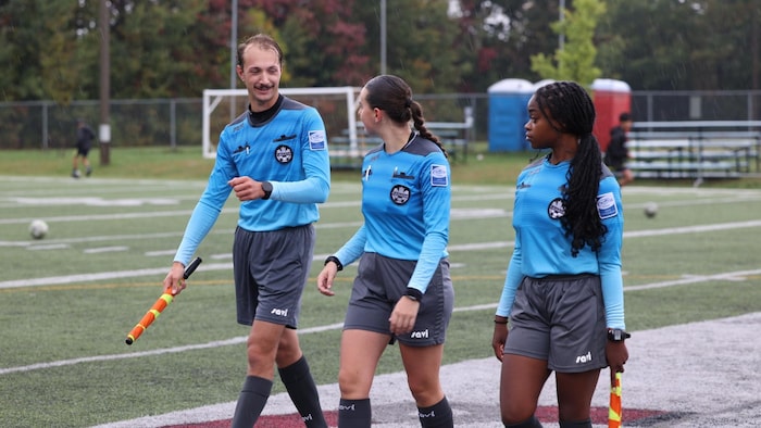 Des arbitres de soccer québécois seront équipés de caméras portatives ...