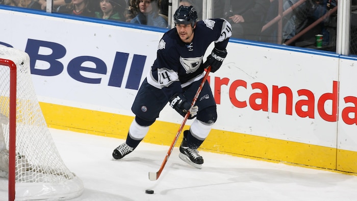 Steve Staios de retour avec les Oilers | Radio-Canada