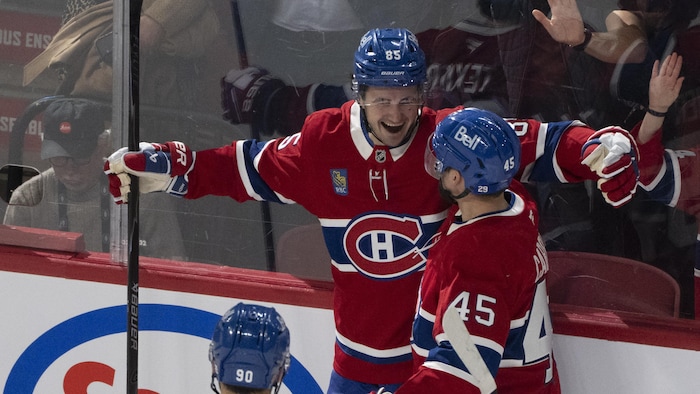 Texier réussit un tour du chapeau dans la victoire du Canadien face aux ...