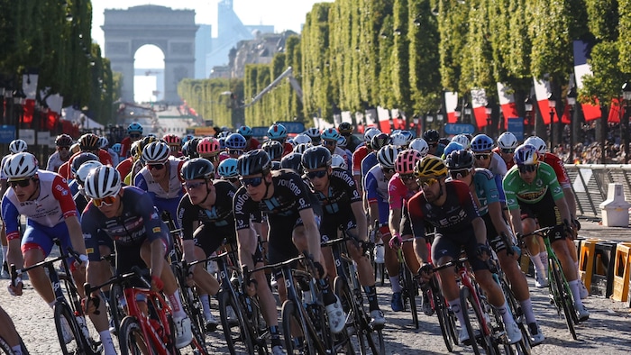 Thierry Gouvenou, l’homme qui dessine le Tour de France | Radio-Canada