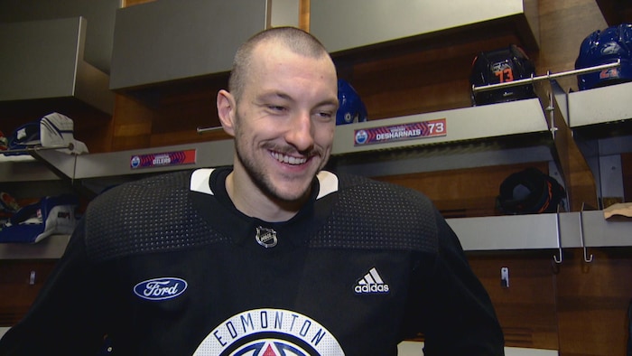 Vincent Desharnais a pleuré dans les bras de son entraîneur | Radio-Canada