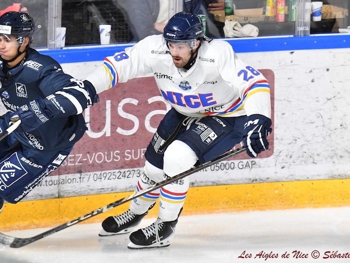 La nouvelle vie de deux hockeyeurs québécois à Nice | Radio-Canada