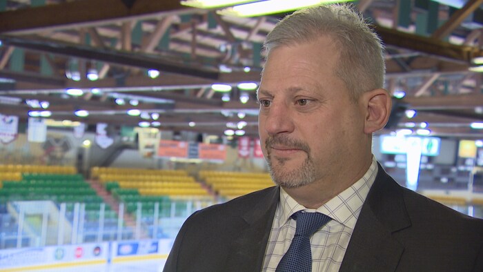 Hockey junior : Prince Albert vibre au rythme de ses Raiders | Radio-Canada