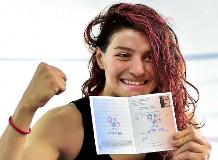 Sadaf Khadem, première boxeuse iranienne à livrer un combat officiel ...