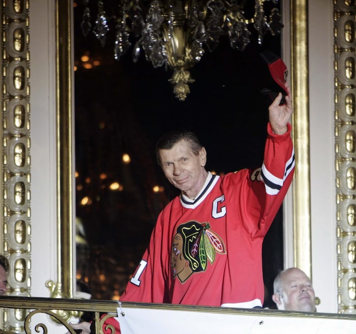 Stan Mikita, légende des Blackhawks de Chicago, est mort | Radio-Canada