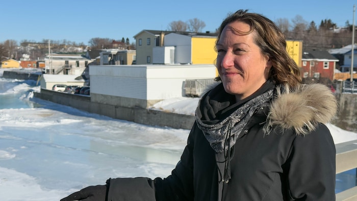 La rivière Matane force la démolition d’un immeuble | Radio-Canada