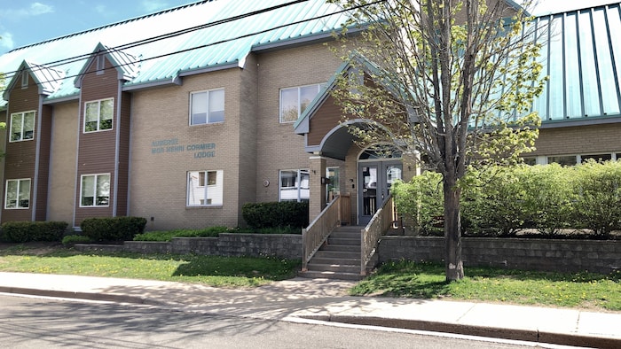 S'éloigner pour se soigner : témoignages d'Acadiens atteints de cancer ...