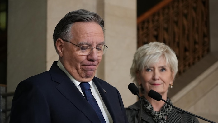 Hors d’ondes avec Alexandre : l’éclipse médiatique de François Legault ...