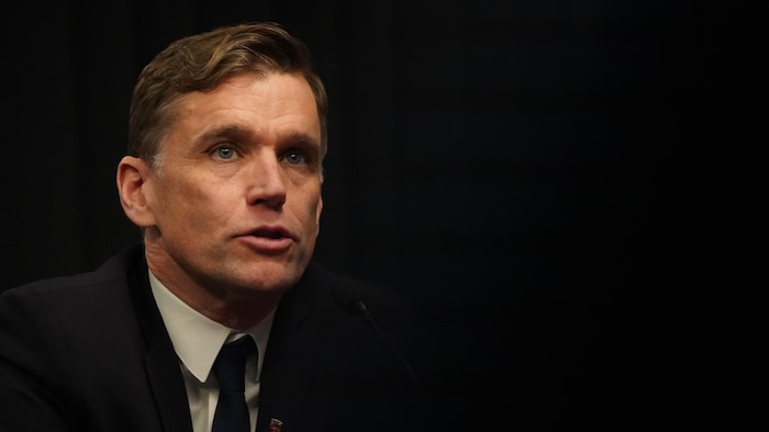 Les policiers de Québec « outrés » de la hausse de salaire de leur chef ...