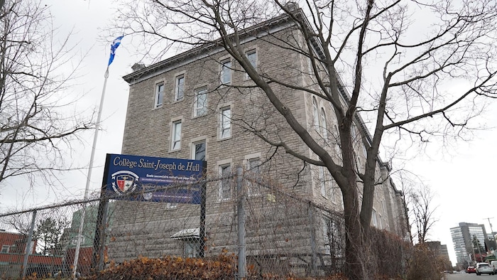 Bal des finissants annulé : réalisme et déception en Outaouais | Radio ...