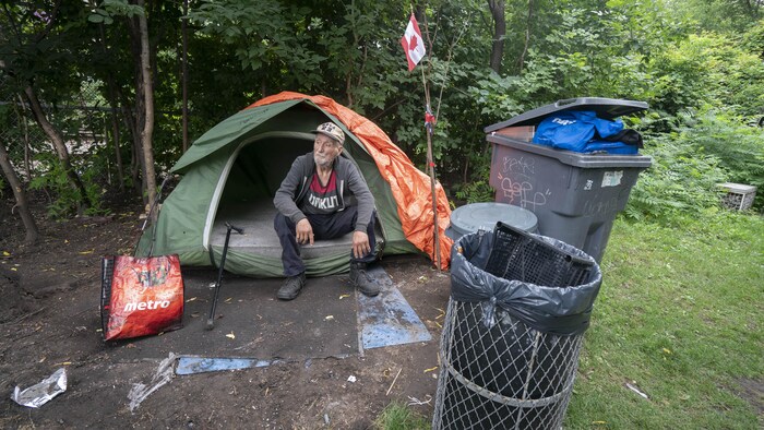 Sept personnes expulsées d’un campement clandestin à Montréal | Radio ...