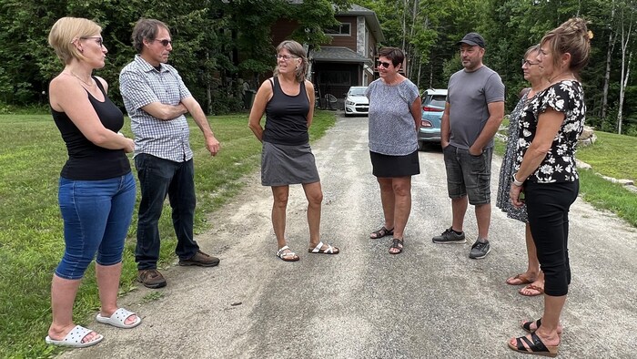 Une élection partielle sur fond de tension à Val-des-Monts | Radio-Canada