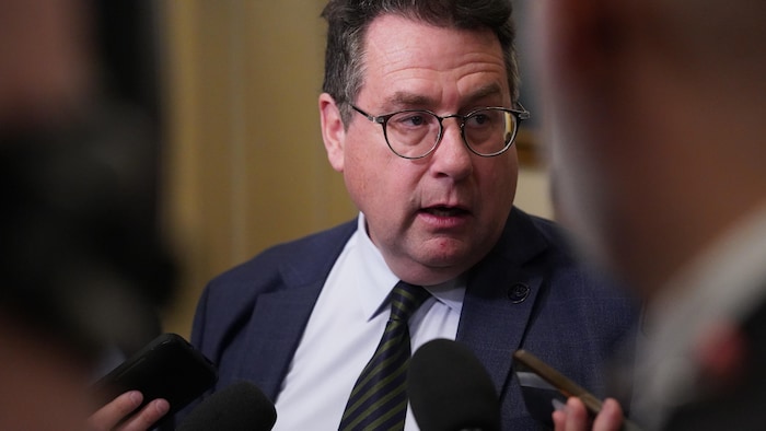 250 M$ pour former 5000 futurs travailleurs de la construction | Radio ...