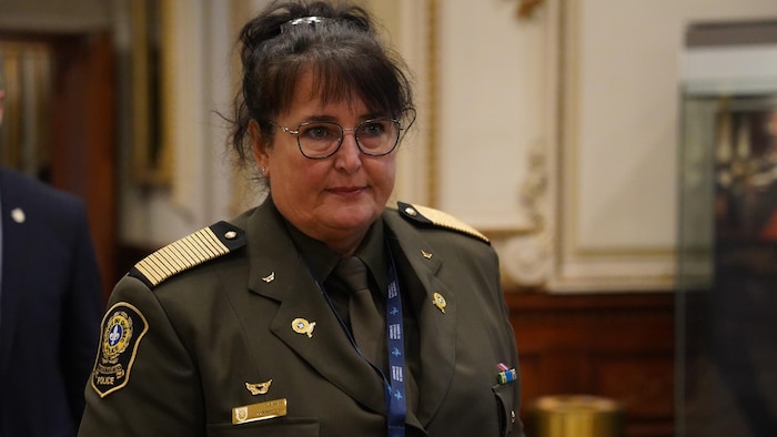 Une vague de départs de dirigeants guette la Sûreté du Québec | Radio ...