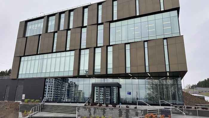 La police de Québec inaugure son nouveau quartier général | Radio-Canada