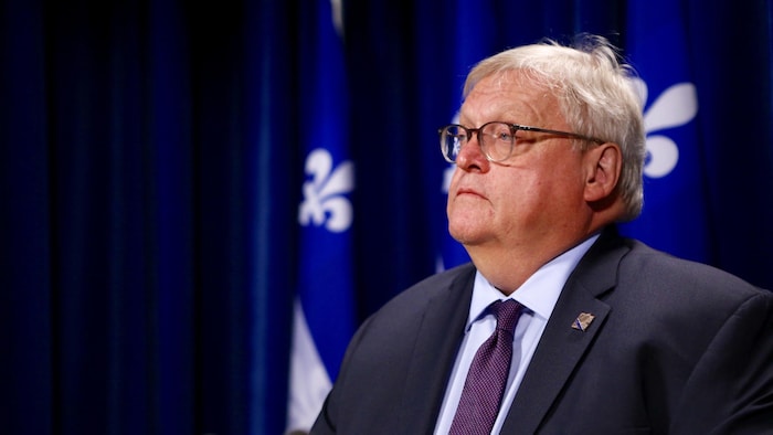 Les médecins doivent être soumis à des obligations, réitère Barrette ...