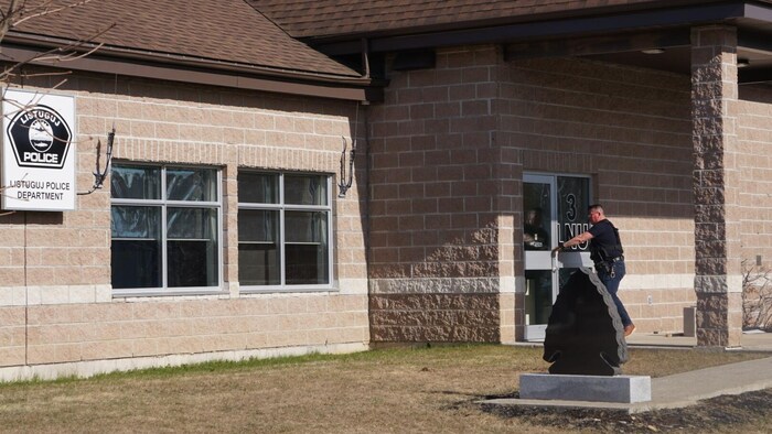 Le chantier du nouveau poste de police de Listuguj est complété | Radio ...
