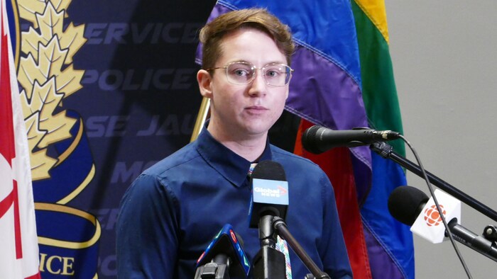 Le service de police de Moose Jaw tend la main aux communautés LGBTQ+ ...