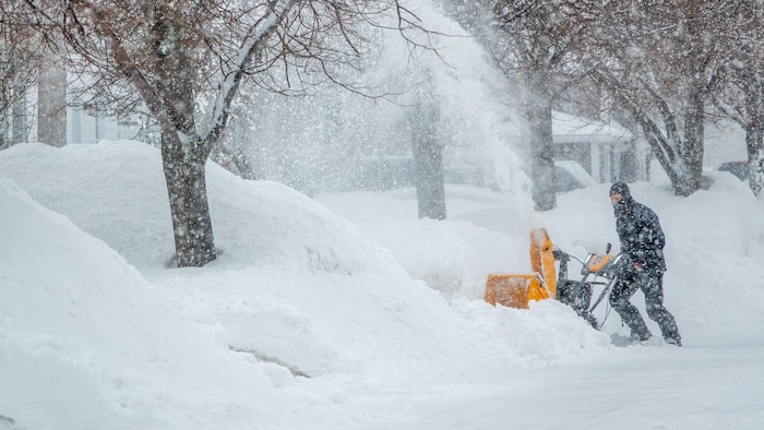 Un avertissement de neige est en vigueur pour certaines régions des ...