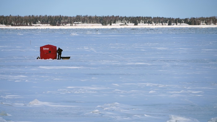 Ouverture hâtive de la pêche blanche à Rimouski | Radio-Canada