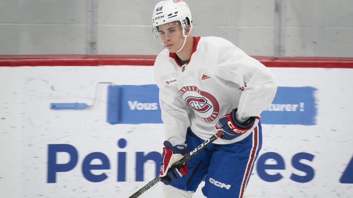 Lentement, mais sûrement, Filip Mesar prend ses aises | Radio-Canada