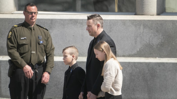 Un dernier au revoir à la sergente Maureen Breau | Radio-Canada