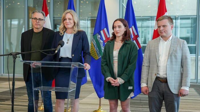 Rachel Notley : « une figure transformatrice » de la politique ...