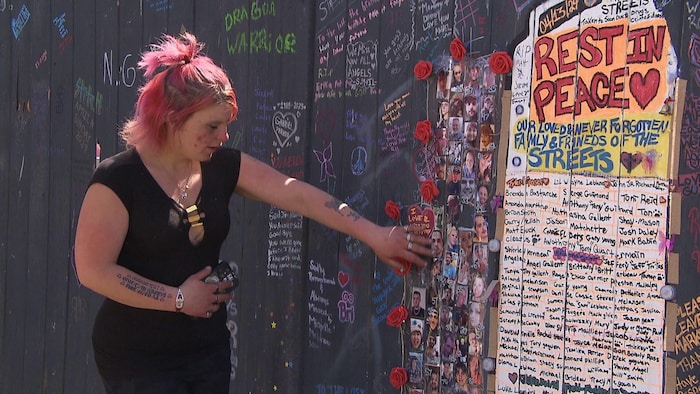 Une murale en hommage aux sans-abris morts à Moncton | Radio-Canada