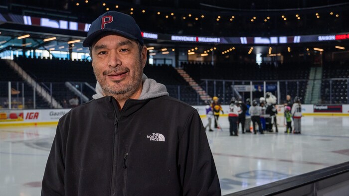 Un camp de hockey pour jeunes Autochtones anime le Centre Slush Puppie ...