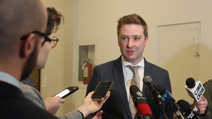 Conflit d’intérêts : le NPD réclame des excuses de Jeremy Cockrill ...