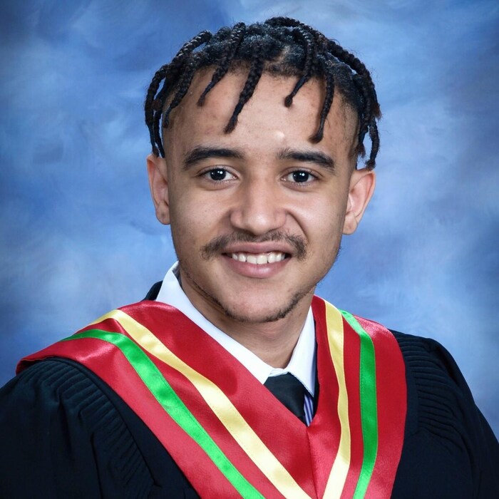 Finissants fransaskois 2020 : Josué Ngimbi | Radio-Canada